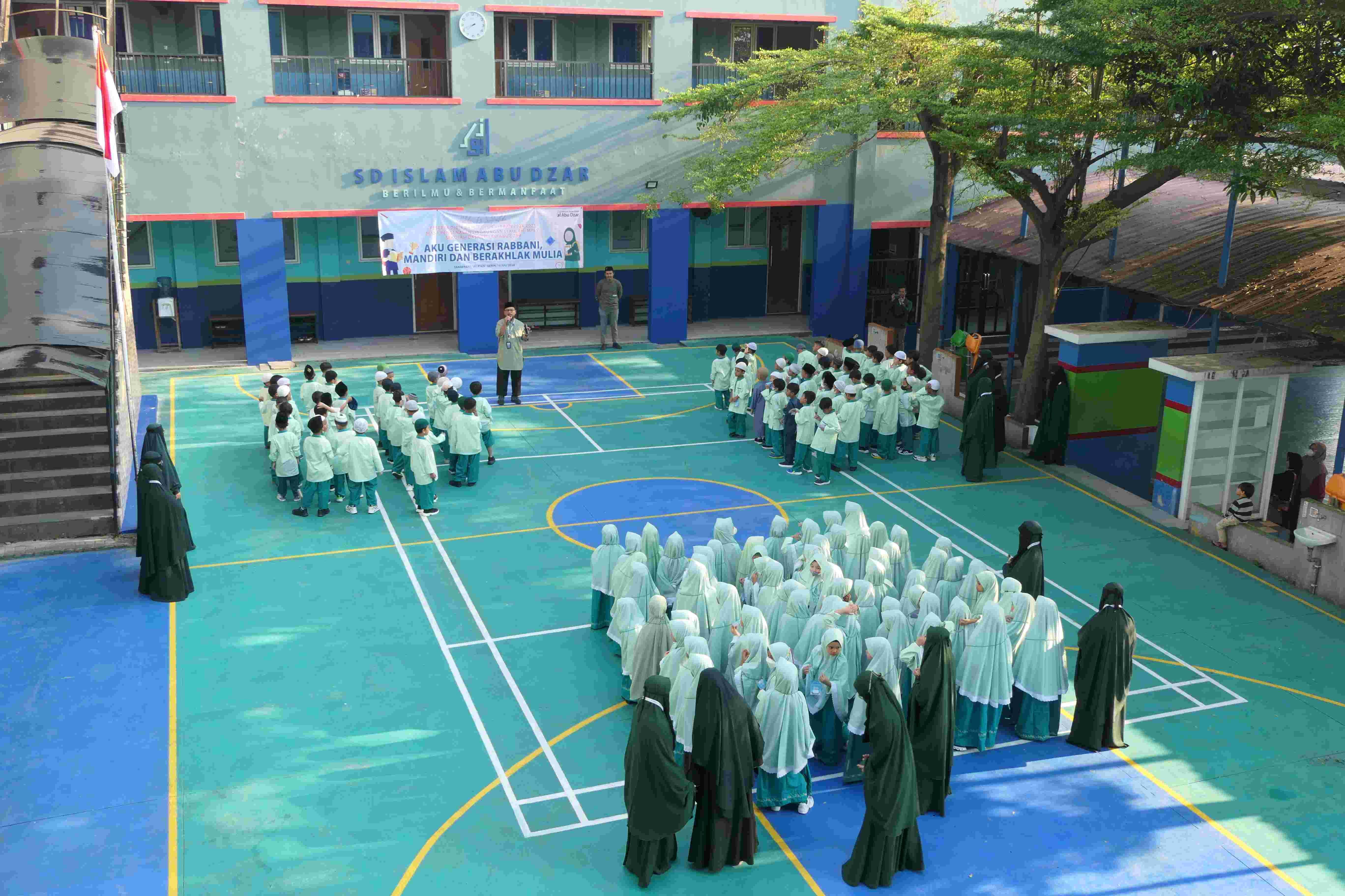 Sekolah Islam Abu Dzar - Menebar Sunnah di Masyarakat